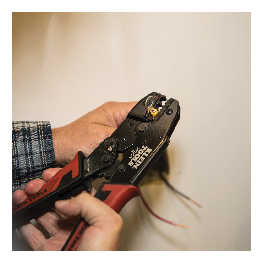 3005CR KLEIN RATCHET WIRE CRIMPER | Kendall Electric Inc